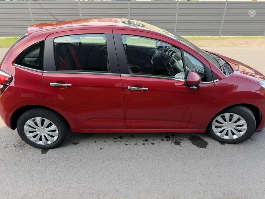 Red Citroen C3 2016 in Kaunas, with an engine capacity of 1.20 L and mileage of 195 thousand km for 2850 €, photo 6 on AUTOMOTO.COM.LV