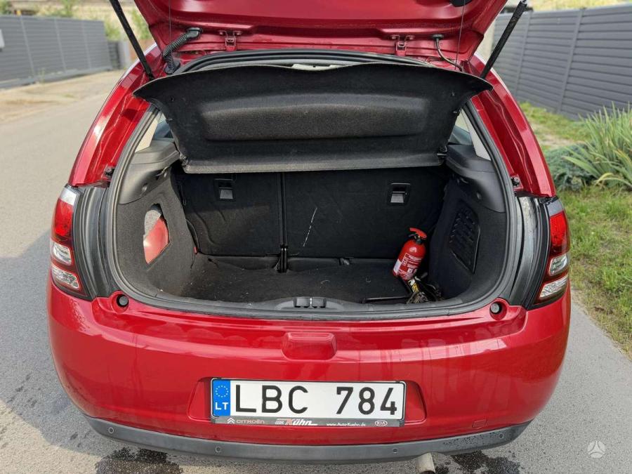Red Citroen C3 2016 in Kaunas, with an engine capacity of 1.20 L and mileage of 195 thousand km for 2850 €, photo 13 on AUTOMOTO.COM.LV