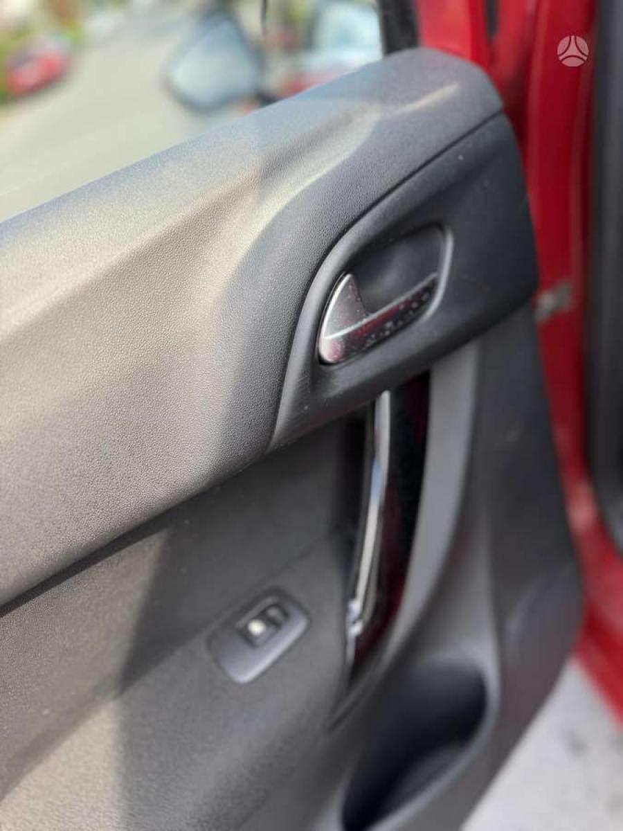 Red Citroen C3 2016 in Kaunas, with an engine capacity of 1.20 L and mileage of 195 thousand km for 2850 €, photo 15 on AUTOMOTO.COM.LV