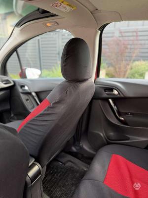 Red Citroen C3 2016 in Kaunas, with an engine capacity of 1.20 L and mileage of 195 thousand km for 2850 €, photo 19 on AUTOMOTO.COM.LV