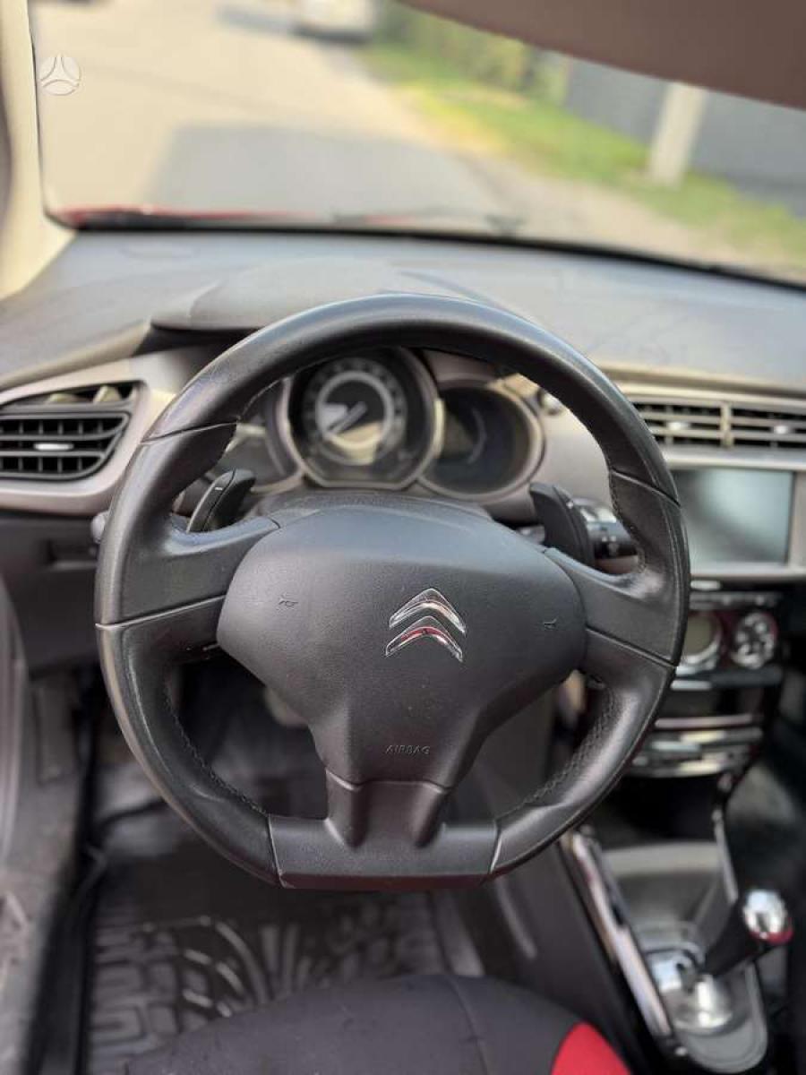 Red Citroen C3 2016 in Kaunas, with an engine capacity of 1.20 L and mileage of 195 thousand km for 2850 €, photo 24 on AUTOMOTO.COM.LV