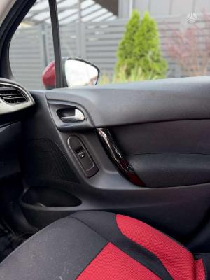 Red Citroen C3 2016 in Kaunas, with an engine capacity of 1.20 L and mileage of 195 thousand km for 2850 €, photo 30 on AUTOMOTO.COM.LV