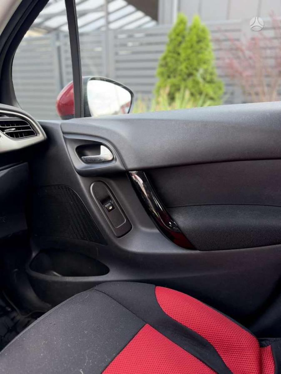 Red Citroen C3 2016 in Kaunas, with an engine capacity of 1.20 L and mileage of 195 thousand km for 2850 €, photo 30 on AUTOMOTO.COM.LV