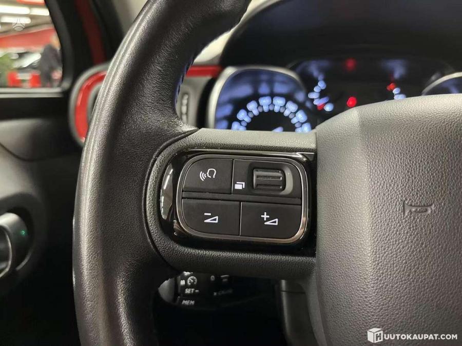 Red Citroen C3 2017 in Siauliai, with an engine capacity of 1.20 L and mileage of 73 thousand km for 8500 €, photo 17 on AUTOMOTO.COM.LV