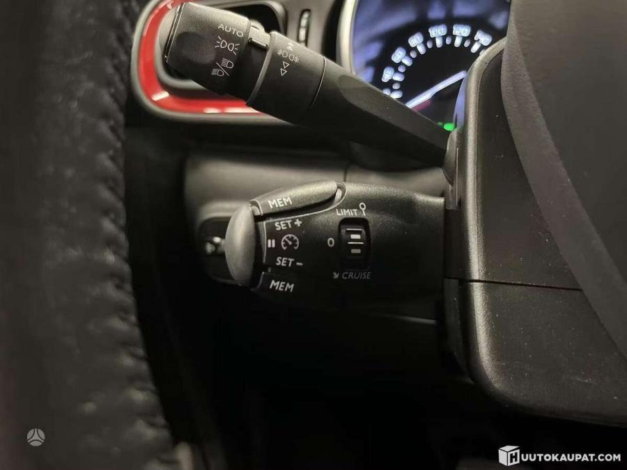 Red Citroen C3 2017 in Siauliai, with an engine capacity of 1.20 L and mileage of 73 thousand km for 8500 €, photo 19 on AUTOMOTO.COM.LV