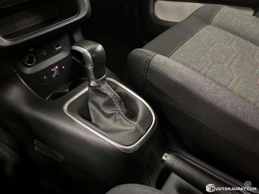 Red Citroen C3 2017 in Siauliai, with an engine capacity of 1.20 L and mileage of 73 thousand km for 8500 €, photo 23 on AUTOMOTO.COM.LV
