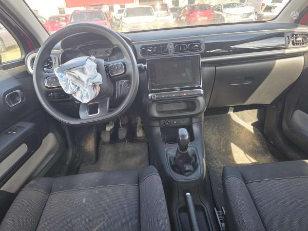 Citroen C3 2017 Tauragė vietnē Sarkans Citroen C3 2017 Tauragė, ar dzinēja tilpumu 1.20 L un nobraukumu 106 tūkst. km par 3400 €, foto 5 vietnē AUTOMOTO.COM.LV