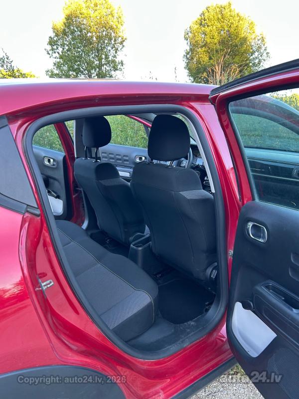 Citroen C3 2019 in Tallinn on AUTOMOTO.COM.LV Red Citroen C3 2019 in Tallinn, with an engine capacity of 1.20 L and mileage of 132 thousand km for 7000 €, photo 10 on AUTOMOTO.COM.LV