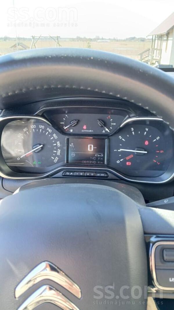 Red Citroen C3 2020 in Tukums, with an engine capacity of 1.20 L and mileage of 69 thousand km for 9950 €, photo 7 on AUTOMOTO.COM.LV
