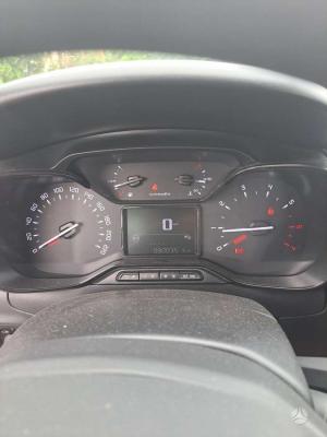 Red Citroen C3 2020 in Ukmerge, with an engine capacity of 1.20 L and mileage of 80 thousand km for 7350 €, photo 5 on AUTOMOTO.COM.LV