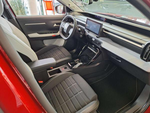 Red Citroen C3 2026 in Vilnius, with an engine capacity of 1.20 L and mileage of 0 thousand km for 24560 €, photo 9 on AUTOMOTO.COM.LV