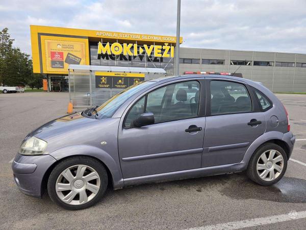 Violet Citroen C3 2007 in Siauliai, with an engine capacity of 1.59 L and mileage of 55 thousand km for 2300 €, photo 3 on AUTOMOTO.COM.LV
