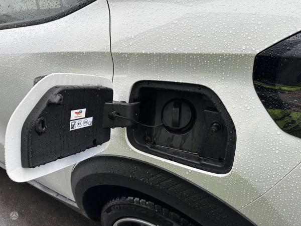 White Citroen C3 2025 in Kaunas, with an engine capacity of 1.20 L and mileage of 17 thousand km for 14500 €, photo 4 on AUTOMOTO.COM.LV