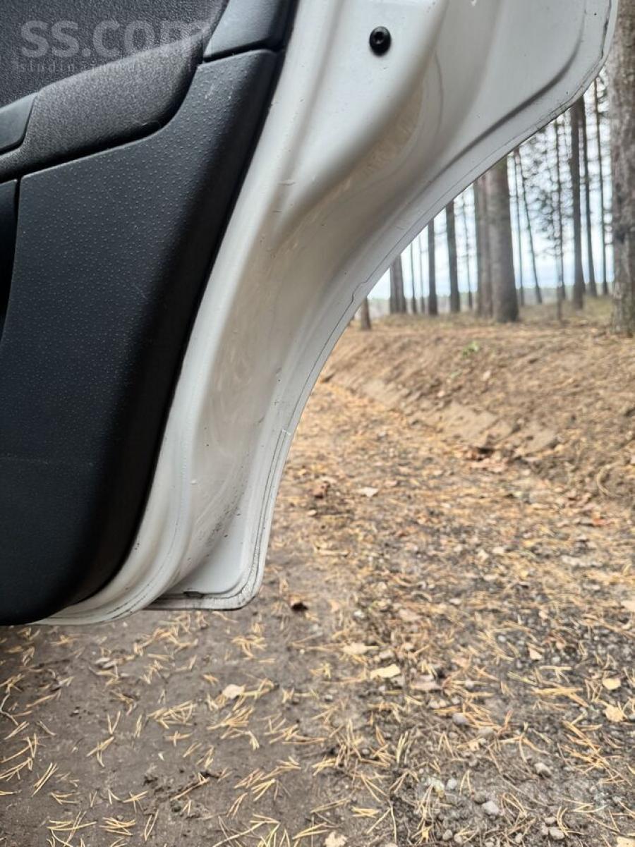 Balts Citroen C3 2009 Rīga, ar dzinēja tilpumu 1.40 L un nobraukumu 186 tūkst. km par 1500 €, foto 10 vietnē AUTOMOTO.COM.LV