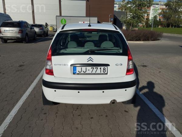 Citroen C3 2009 Rīga vietnē Balts Citroen C3 2009 Rīga, ar dzinēja tilpumu 1.40 L un nobraukumu 181 tūkst. km par 1450 €, foto 6 vietnē AUTOMOTO.COM.LV
