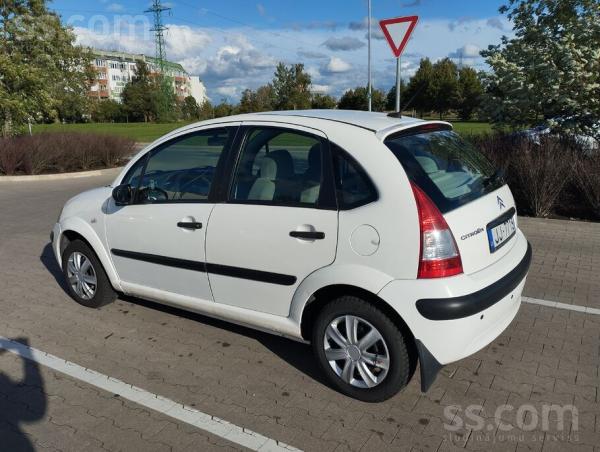 Citroen C3 2009 Rīga vietnē Balts Citroen C3 2009 Rīga, ar dzinēja tilpumu 1.40 L un nobraukumu 181 tūkst. km par 1450 €, foto 8 vietnē AUTOMOTO.COM.LV