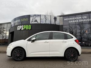 White Citroen C3 2010 in Riga, with an engine capacity of 1.40 L and mileage of 0 thousand km for 1590 €, photo 5 on AUTOMOTO.COM.LV