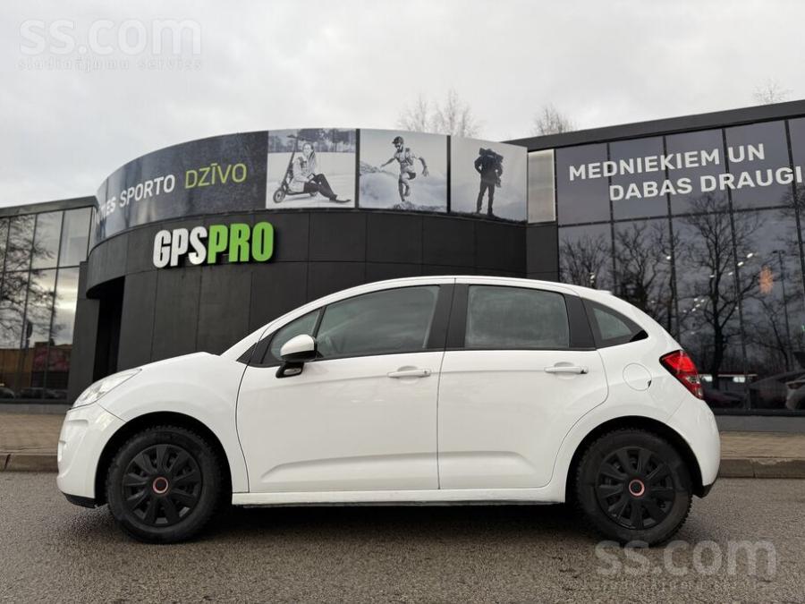 White Citroen C3 2010 in Riga, with an engine capacity of 1.40 L and mileage of 0 thousand km for 1590 €, photo 5 on AUTOMOTO.COM.LV