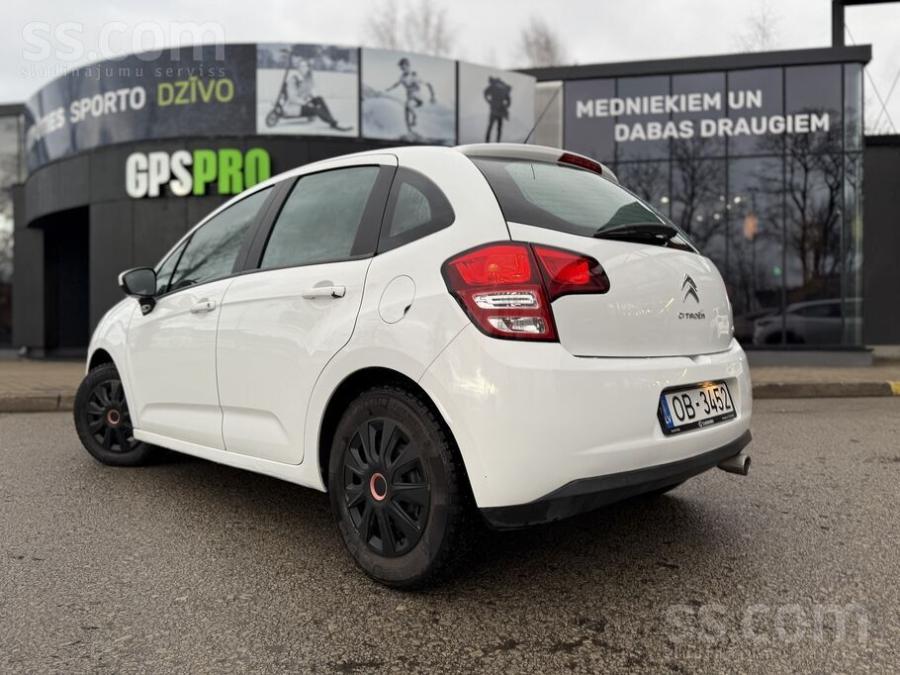 White Citroen C3 2010 in Riga, with an engine capacity of 1.40 L and mileage of 0 thousand km for 1590 €, photo 6 on AUTOMOTO.COM.LV