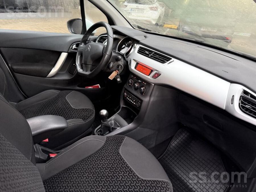 White Citroen C3 2010 in Riga, with an engine capacity of 1.40 L and mileage of 0 thousand km for 1590 €, photo 9 on AUTOMOTO.COM.LV