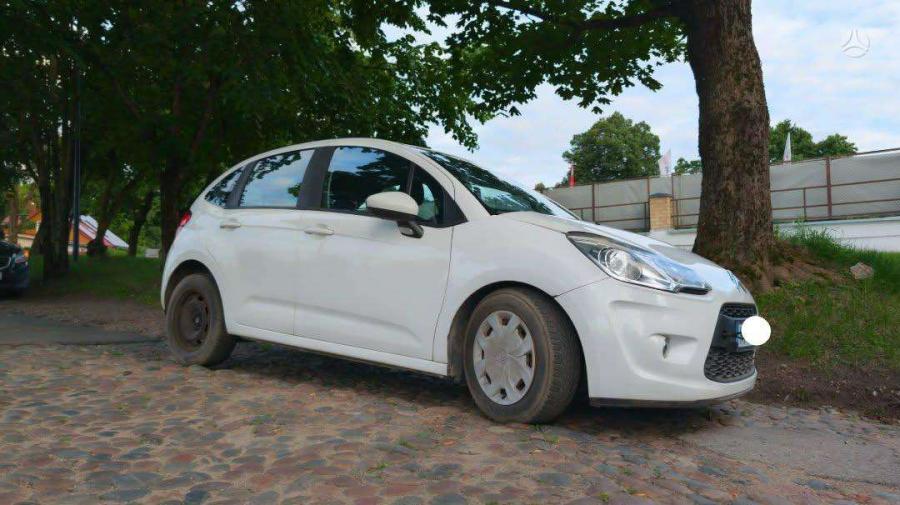 White Citroen C3 2011 in Vilnius, with an engine capacity of 1.60 L and mileage of 280 thousand km for 1000 €, photo 1 on AUTOMOTO.COM.LV