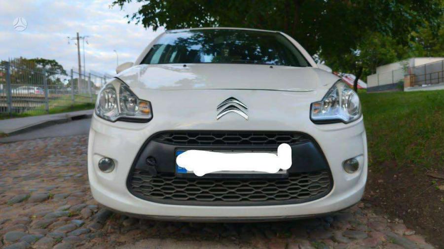 White Citroen C3 2011 in Vilnius, with an engine capacity of 1.60 L and mileage of 280 thousand km for 1000 €, photo 3 on AUTOMOTO.COM.LV