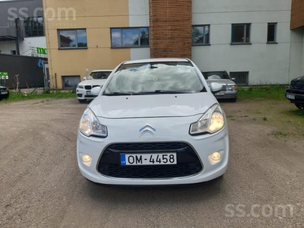 White Citroen C3 2012 in Daugavpils, with an engine capacity of 1.40 L and mileage of 0 thousand km for 4100 €, photo 3 on AUTOMOTO.COM.LV