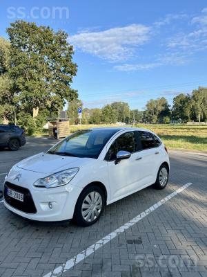 Balts Citroen C3 2012 Rīga, ar dzinēja tilpumu 1.60 L un nobraukumu 179 tūkst. km par 2100 €, foto  vietnē AUTOMOTO.COM.LV