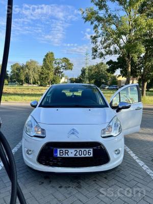 White Citroen C3 2012 in Riga, with an engine capacity of 1.60 L and mileage of 179 thousand km for 2100 €, photo 3 on AUTOMOTO.COM.LV