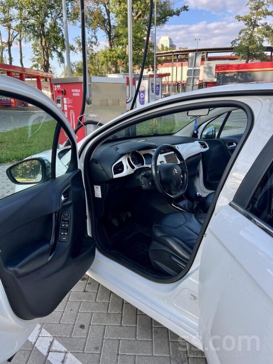 White Citroen C3 2012 in Riga, with an engine capacity of 1.60 L and mileage of 179 thousand km for 2100 €, photo 5 on AUTOMOTO.COM.LV