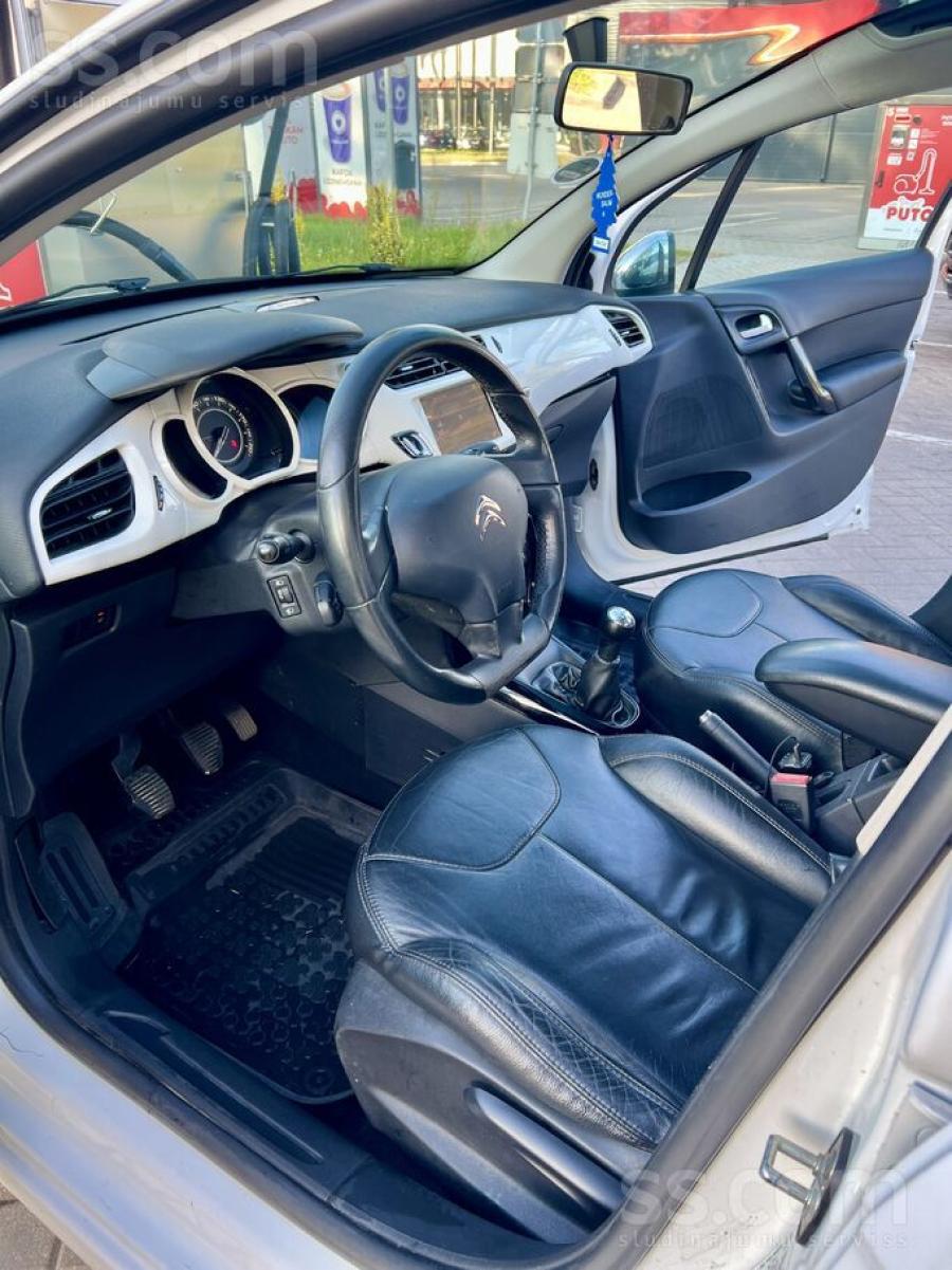 White Citroen C3 2012 in Riga, with an engine capacity of 1.60 L and mileage of 179 thousand km for 2100 €, photo 7 on AUTOMOTO.COM.LV