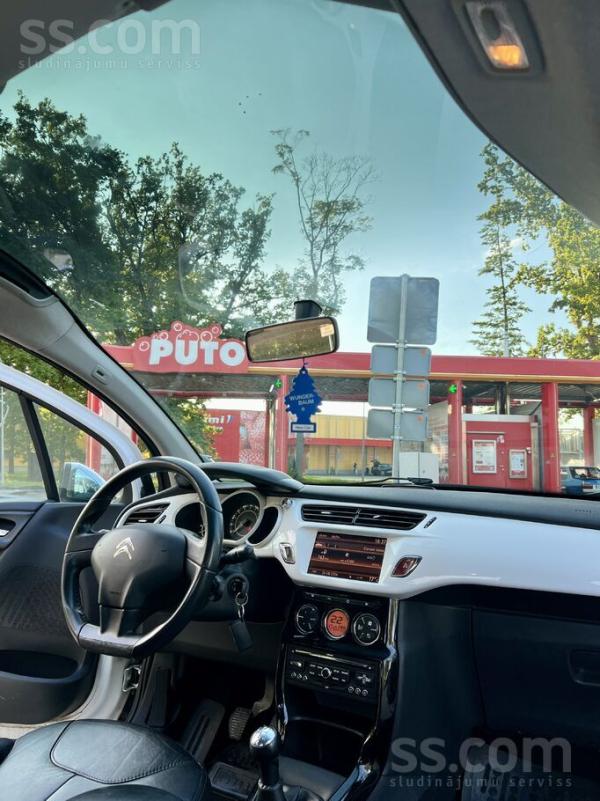 White Citroen C3 2012 in Riga, with an engine capacity of 1.60 L and mileage of 179 thousand km for 2100 €, photo 8 on AUTOMOTO.COM.LV