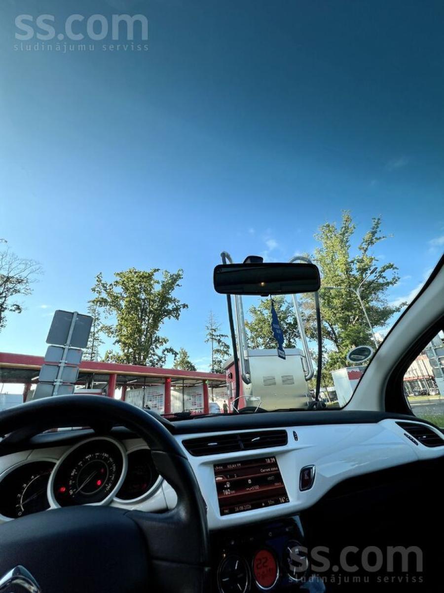 White Citroen C3 2012 in Riga, with an engine capacity of 1.60 L and mileage of 179 thousand km for 2100 €, photo 10 on AUTOMOTO.COM.LV