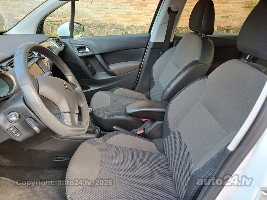 Balts Citroen C3 2013 Jegeva, ar dzinēja tilpumu 1.20 L un nobraukumu 150 tūkst. km par 3900 €, foto 4 vietnē AUTOMOTO.COM.LV