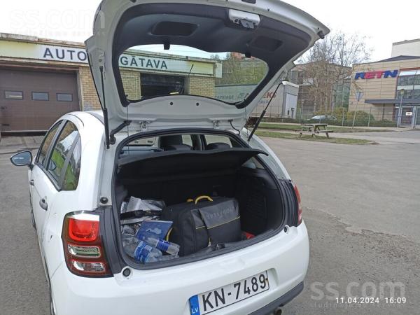 White Citroen C3 2014 in Riga, with an engine capacity of 1.00 L and mileage of 107 thousand km for 3990 €, photo 6 on AUTOMOTO.COM.LV