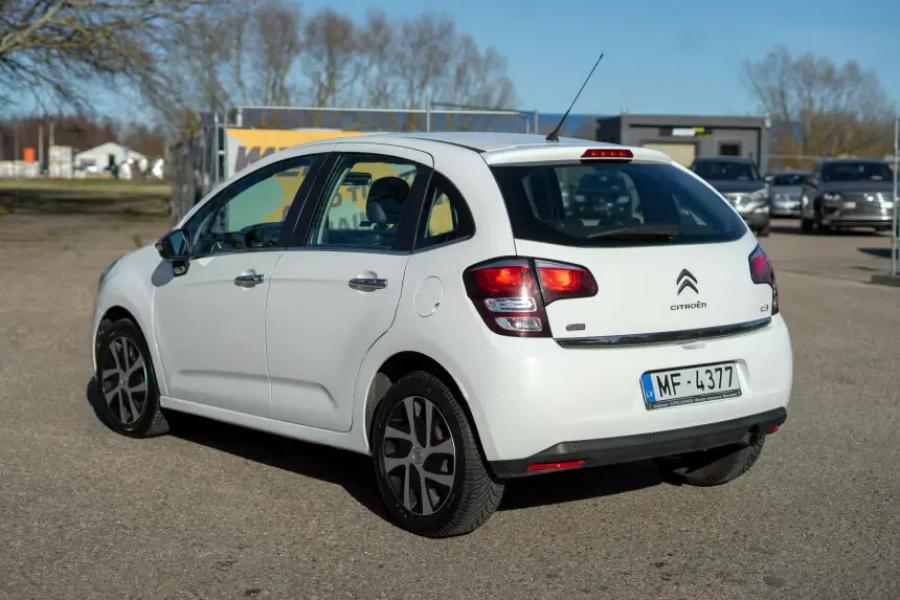 White Citroen C3 2014 in Liepaja, with an engine capacity of 1.40 L and mileage of 165 thousand km for 5500 €, photo 3 on AUTOMOTO.COM.LV