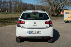 White Citroen C3 2014 in Liepaja, with an engine capacity of 1.40 L and mileage of 165 thousand km for 5500 €, photo 4 on AUTOMOTO.COM.LV