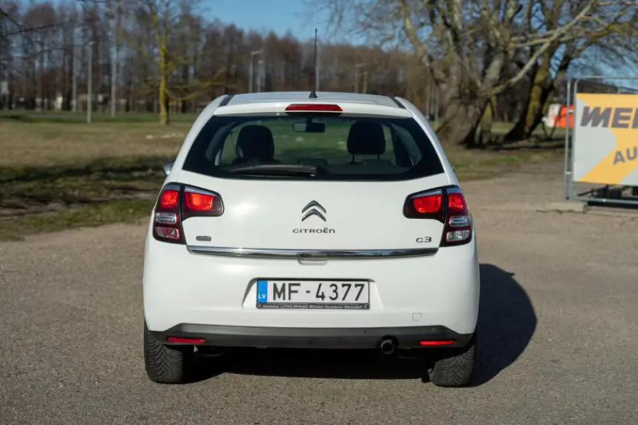 White Citroen C3 2014 in Liepaja, with an engine capacity of 1.40 L and mileage of 165 thousand km for 5500 €, photo 4 on AUTOMOTO.COM.LV