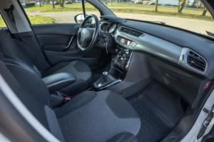 White Citroen C3 2014 in Liepaja, with an engine capacity of 1.40 L and mileage of 165 thousand km for 5500 €, photo 14 on AUTOMOTO.COM.LV