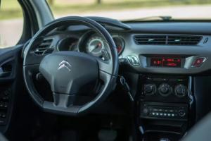 White Citroen C3 2014 in Liepaja, with an engine capacity of 1.40 L and mileage of 165 thousand km for 5500 €, photo 15 on AUTOMOTO.COM.LV