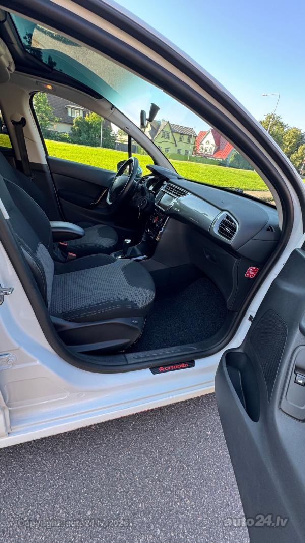 Balts Citroen C3 2014 Tallina, ar dzinēja tilpumu 1.40 L un nobraukumu 98 tūkst. km par 4999 €, foto 10 vietnē AUTOMOTO.COM.LV