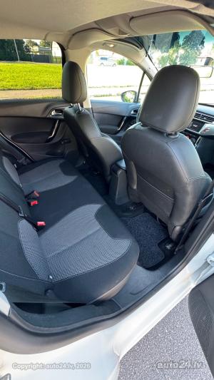 Balts Citroen C3 2014 Tallina, ar dzinēja tilpumu 1.40 L un nobraukumu 98 tūkst. km par 4999 €, foto 12 vietnē AUTOMOTO.COM.LV