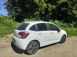 White Citroen C3 2016 in Silute, with an engine capacity of 1.56 L and mileage of 106 thousand km for 4300 €, photo 3 on AUTOMOTO.COM.LV