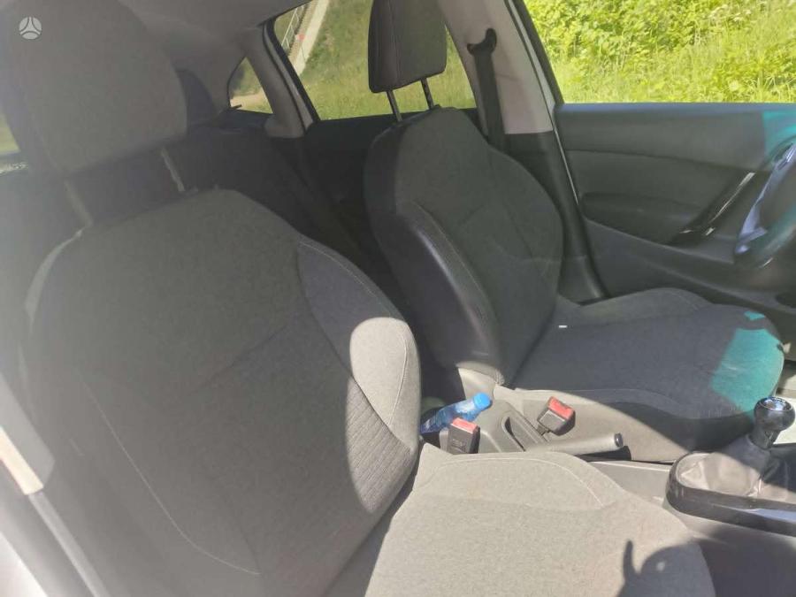 White Citroen C3 2016 in Silute, with an engine capacity of 1.56 L and mileage of 106 thousand km for 4300 €, photo 4 on AUTOMOTO.COM.LV