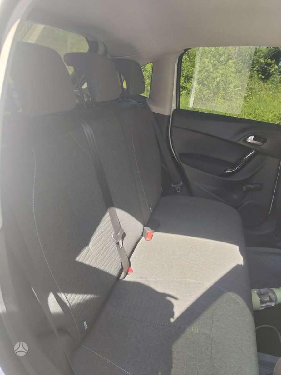White Citroen C3 2016 in Silute, with an engine capacity of 1.56 L and mileage of 106 thousand km for 4300 €, photo 5 on AUTOMOTO.COM.LV