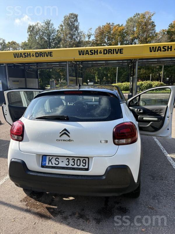 Citroen C3 2017 in Riga on AUTOMOTO.COM.LV White Citroen C3 2017 in Riga, with an engine capacity of 1.20 L and mileage of 218 thousand km for 5800 €, photo 5 on AUTOMOTO.COM.LV