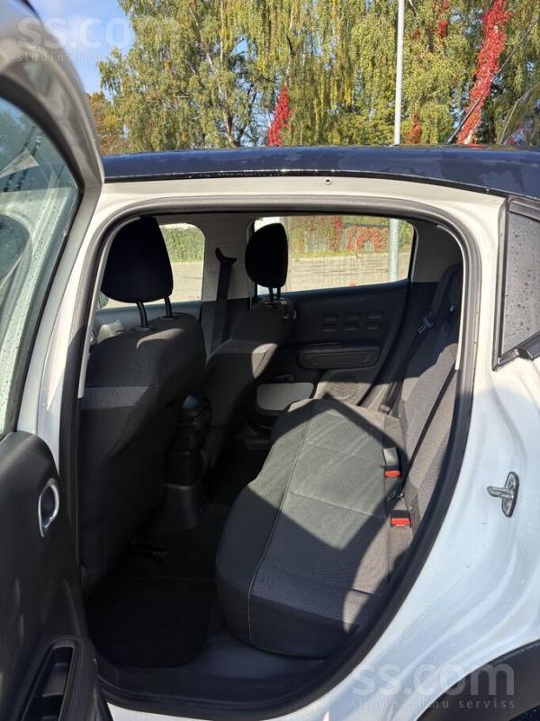 Citroen C3 2017 in Riga on AUTOMOTO.COM.LV White Citroen C3 2017 in Riga, with an engine capacity of 1.20 L and mileage of 218 thousand km for 5800 €, photo 7 on AUTOMOTO.COM.LV