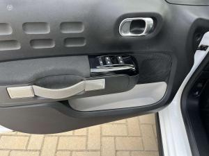 White Citroen C3 2018 in Taurage, with an engine capacity of 1.20 L and mileage of 205 thousand km for 4200 €, photo 15 on AUTOMOTO.COM.LV
