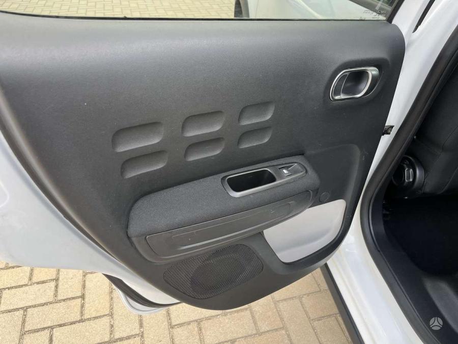 White Citroen C3 2018 in Taurage, with an engine capacity of 1.20 L and mileage of 205 thousand km for 4200 €, photo 19 on AUTOMOTO.COM.LV