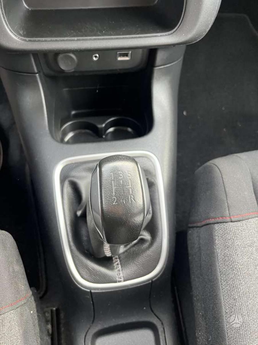 White Citroen C3 2018 in Taurage, with an engine capacity of 1.20 L and mileage of 205 thousand km for 4200 €, photo 27 on AUTOMOTO.COM.LV